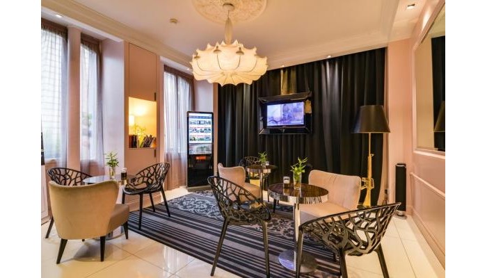 First Hotel Paris - Tour Eiffel din Eiffel Tower Franta travos.ro