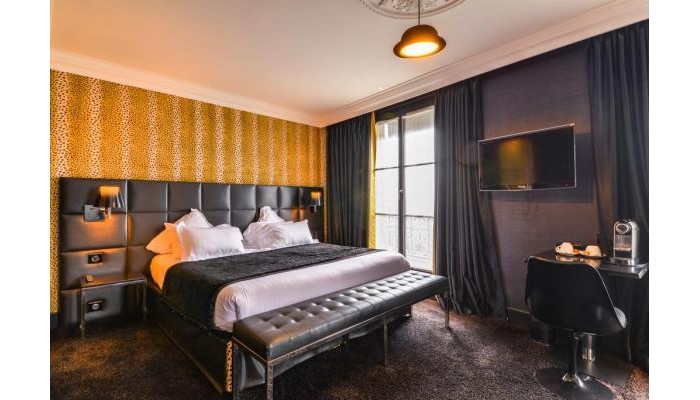 First Hotel Paris - Tour Eiffel din Eiffel Tower Franta travos.ro